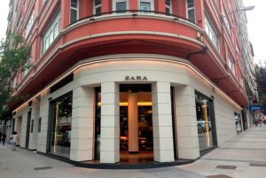 Clothing Store Flyers Samples [with Zara Case Study]